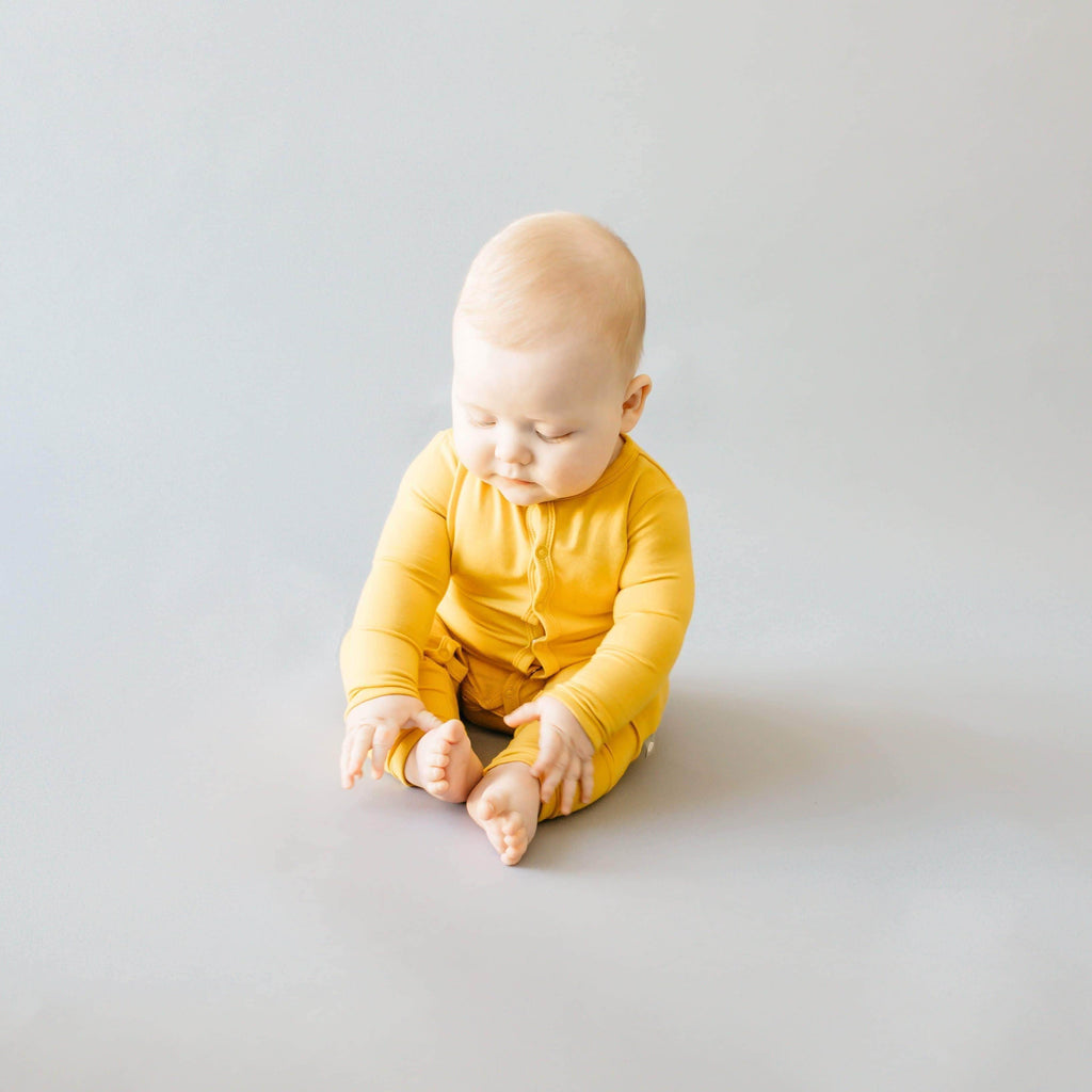 Early Developmental Milestones: 0-6 Months | Kyte Baby
