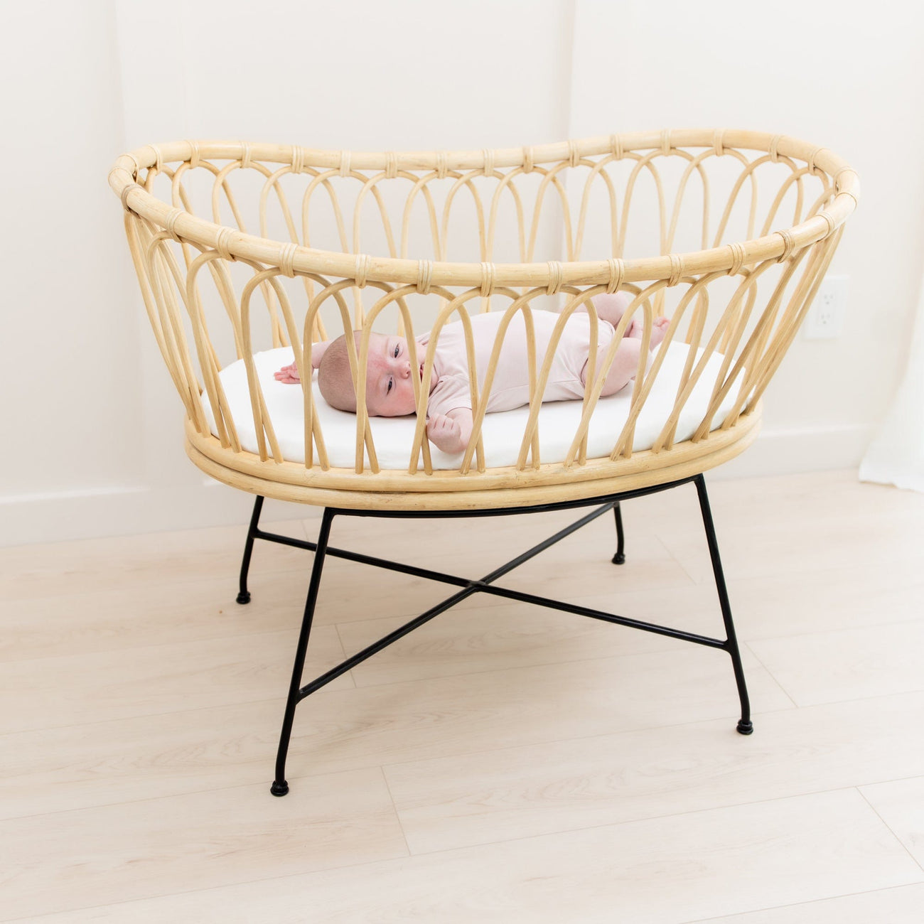 Oval Bassinet Sheet in Cloud | Bamboo Sheet | Kyte Baby