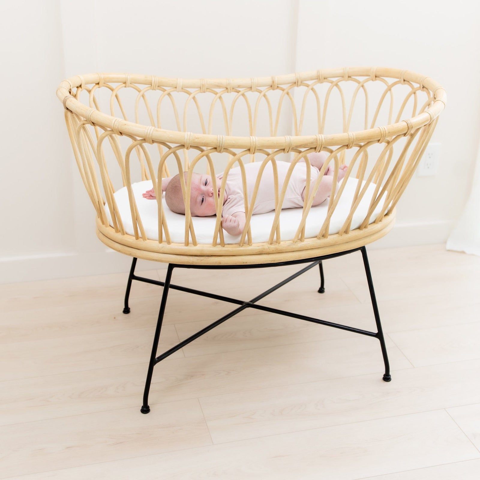Oval Bassinet Sheet in Cloud | Bamboo Sheet | Kyte Baby